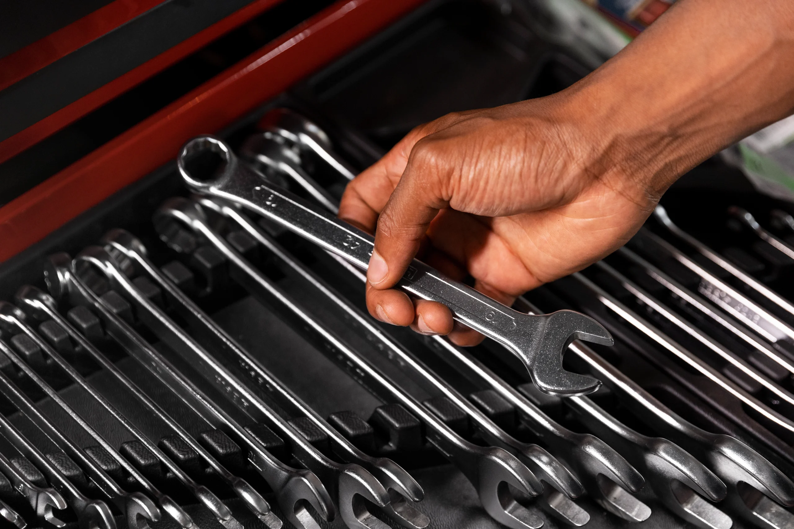 Mechanic Apprenticeship 2026 for both males and females - Main Careers